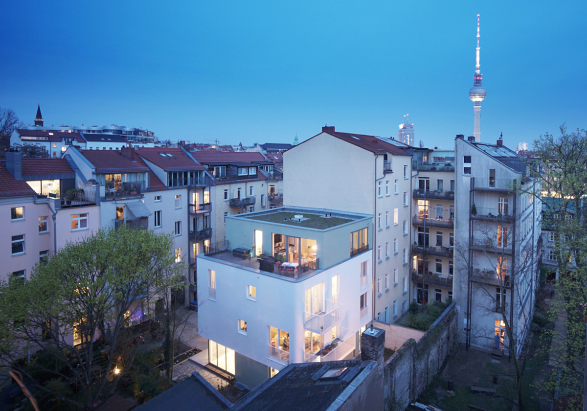 Bildergalerie zu: Mixed-Use-Projekt von Wolff Architekten / Dicht im ...