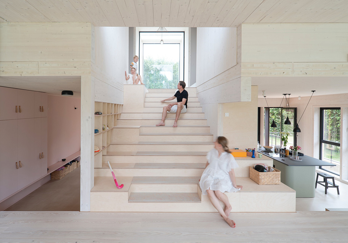 Wohnhaus von asdfg in Hamburg / Auf der Treppe spielen - Architektur ...