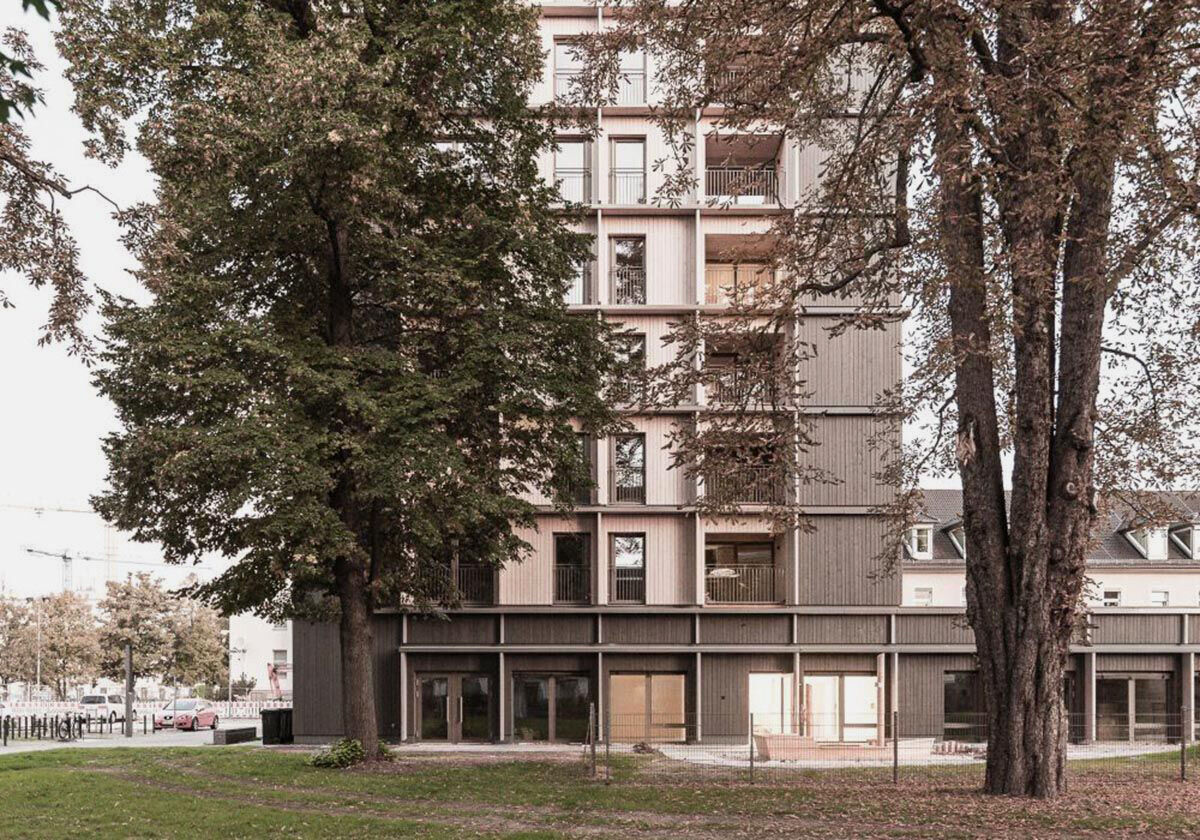 Wohnturm mit Kita in Wiesbaden von Klaus Leber Architekten und Lars ...