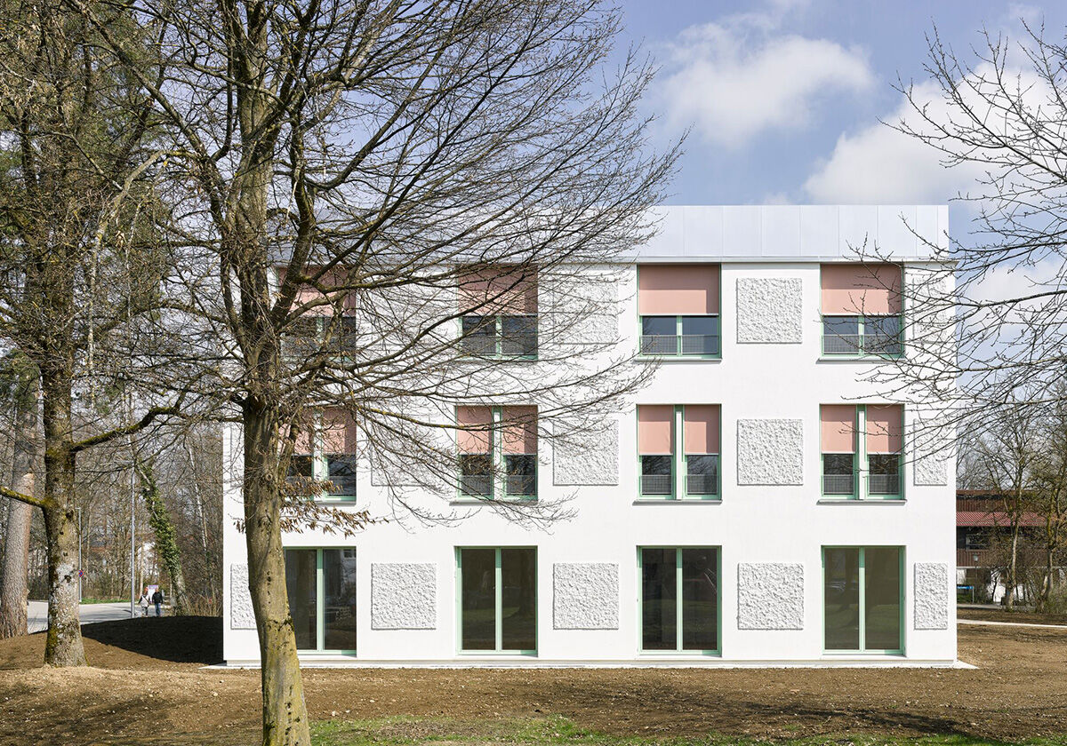 Therapiegebäude in Traunreut von Krusche Huang Architekten / Zweite ...
